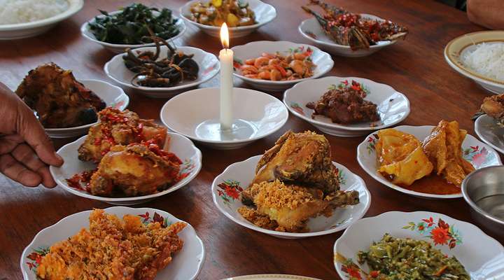 Vakantieverhaal 'Langs het tuinpad van mijn vader' over Indonesië ...